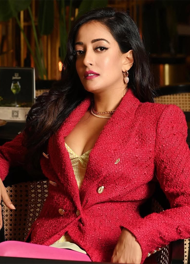 20 ఏళ్ల తర్వాత తెలుగులో సినిమా.. బెస్ట్ మూవీ అవార్డ్ అందుకున్న హీరోయిన్‌ (ఫొటోలు) | Actress ...